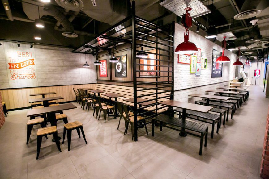 KFC follows the 100% Reusable Plastic Packaging trend for 2025 | Valda ...